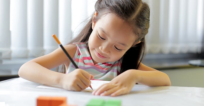 Tahapan Pra Menulis Anak Usia Dini dan Cara Mengasahnya